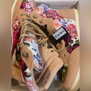 Forever 21 | Shoes | Brand New Adorable Forever 2 Flowered High ...
